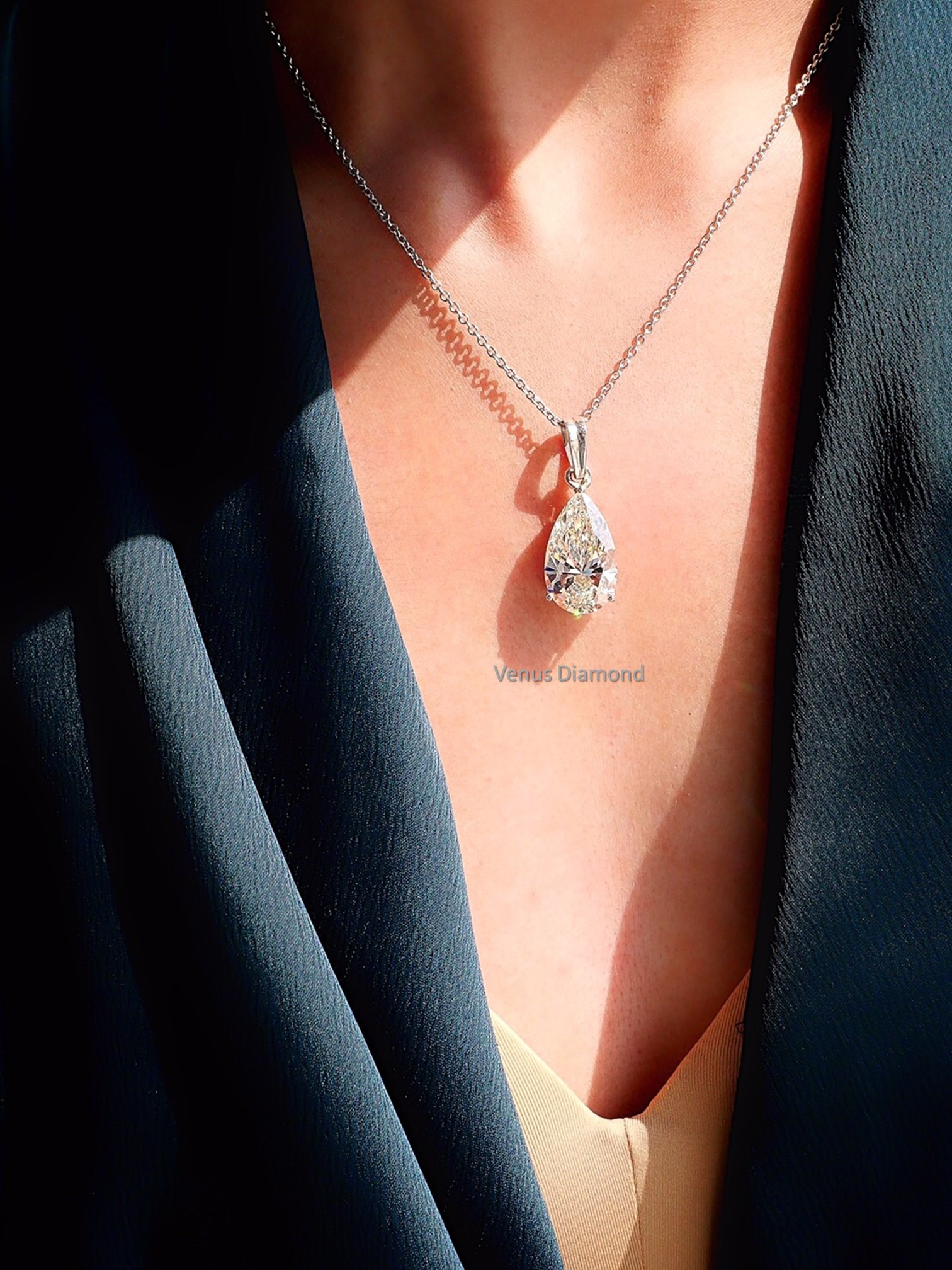 จี้สร้อยคอเพชร Pear 10.06 ct ใบเซอร์ IGI