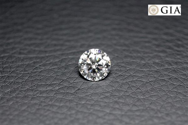 เพชร Round 2.01 ct ใบเซอร์ GIA