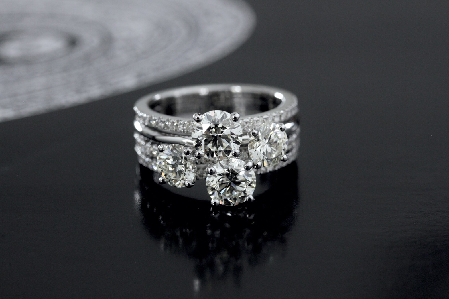 แหวนเพชร Round 4 pcs / 3.03 ct สี I-J VVS VS - Venus Diamond วีนัส ไดมอนด์