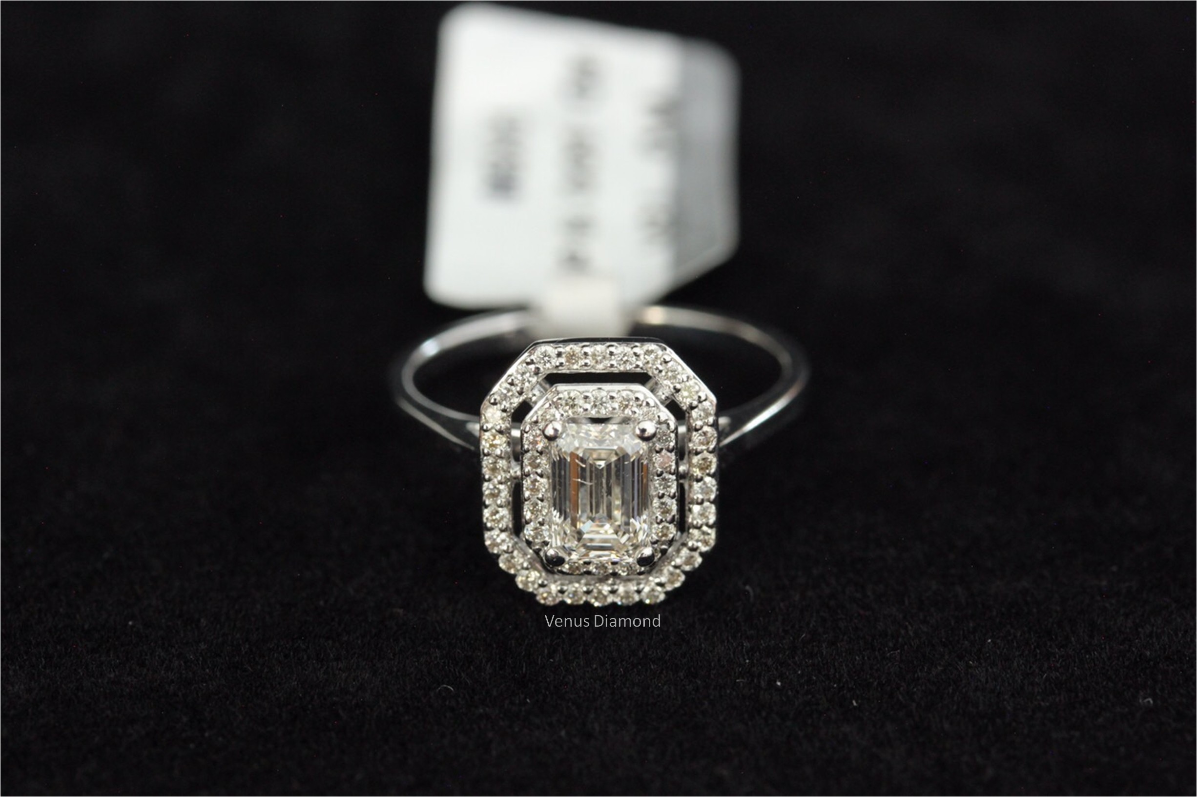 แหวนเพชร Emerald 0.46 ct สี I J ความสะอาด VVS VS - Venus Diamond วีนัส ...