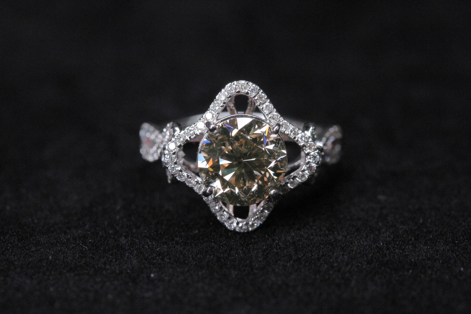 แหวนเพชร Round 2.03 ct Fancy champagne VVS VS GIL - Venus Diamond วีนัส ...