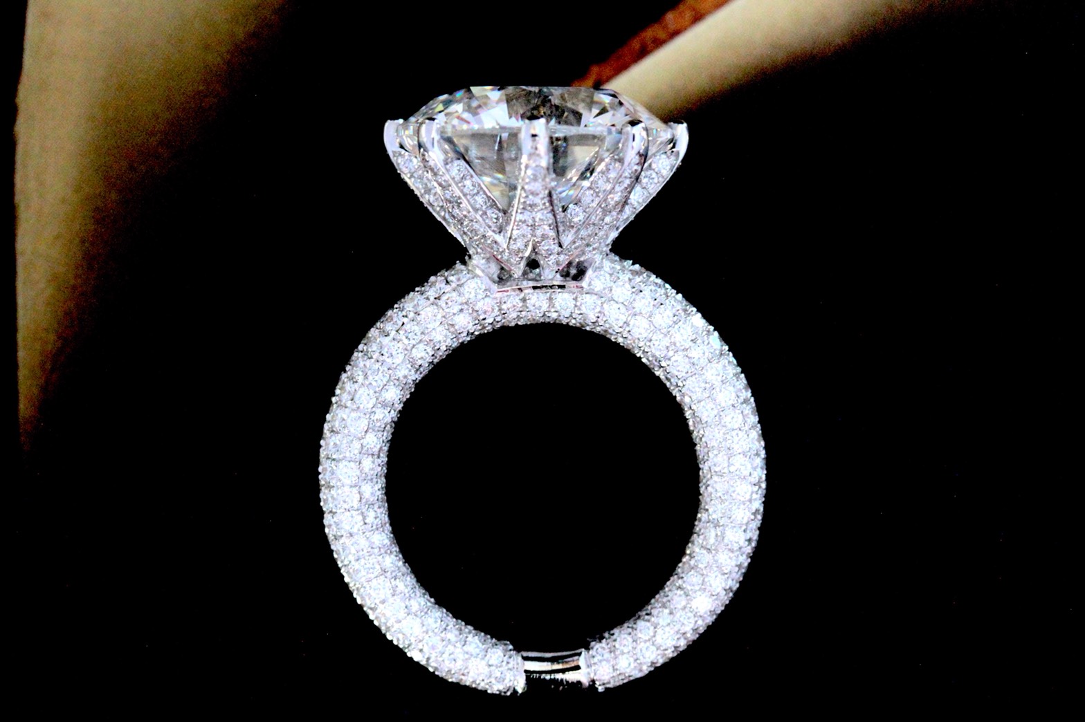 แหวนเพชร Round 10.19 กะรัต สี G ความสะอาด Loupe clean 3Excellent nil HRD