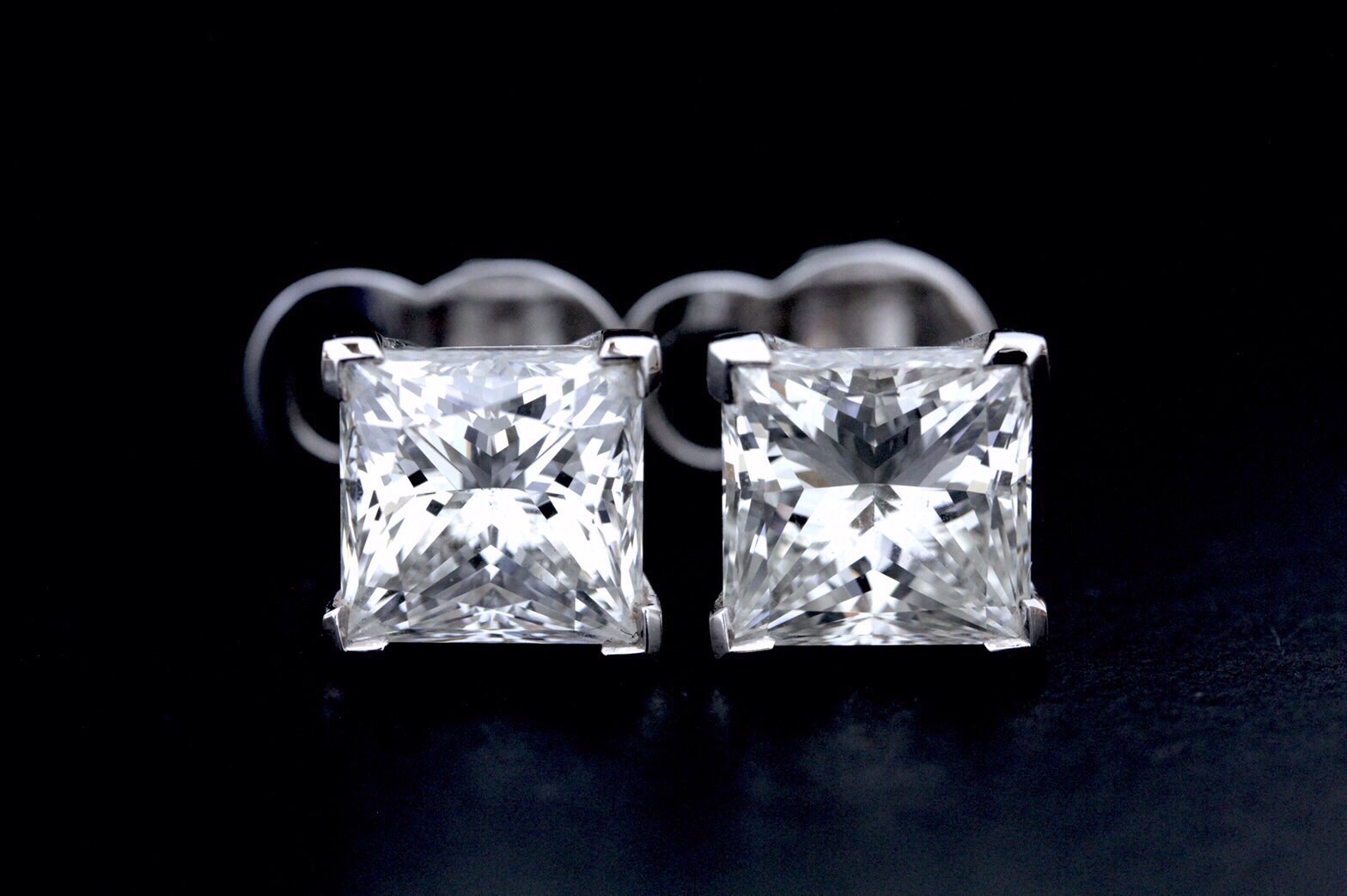 เพชร Princess 4.38 + 4.01 ct สี H ความสะอาด VVS2 - VS1 เซอร์ GIA HRD ...